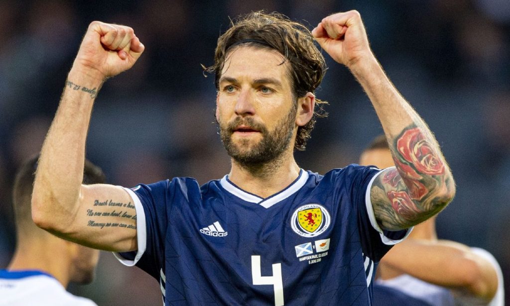 Tiểu Sử Charlie Mulgrew - Hậu Vệ Trái Xuất Sắc Người Scotland